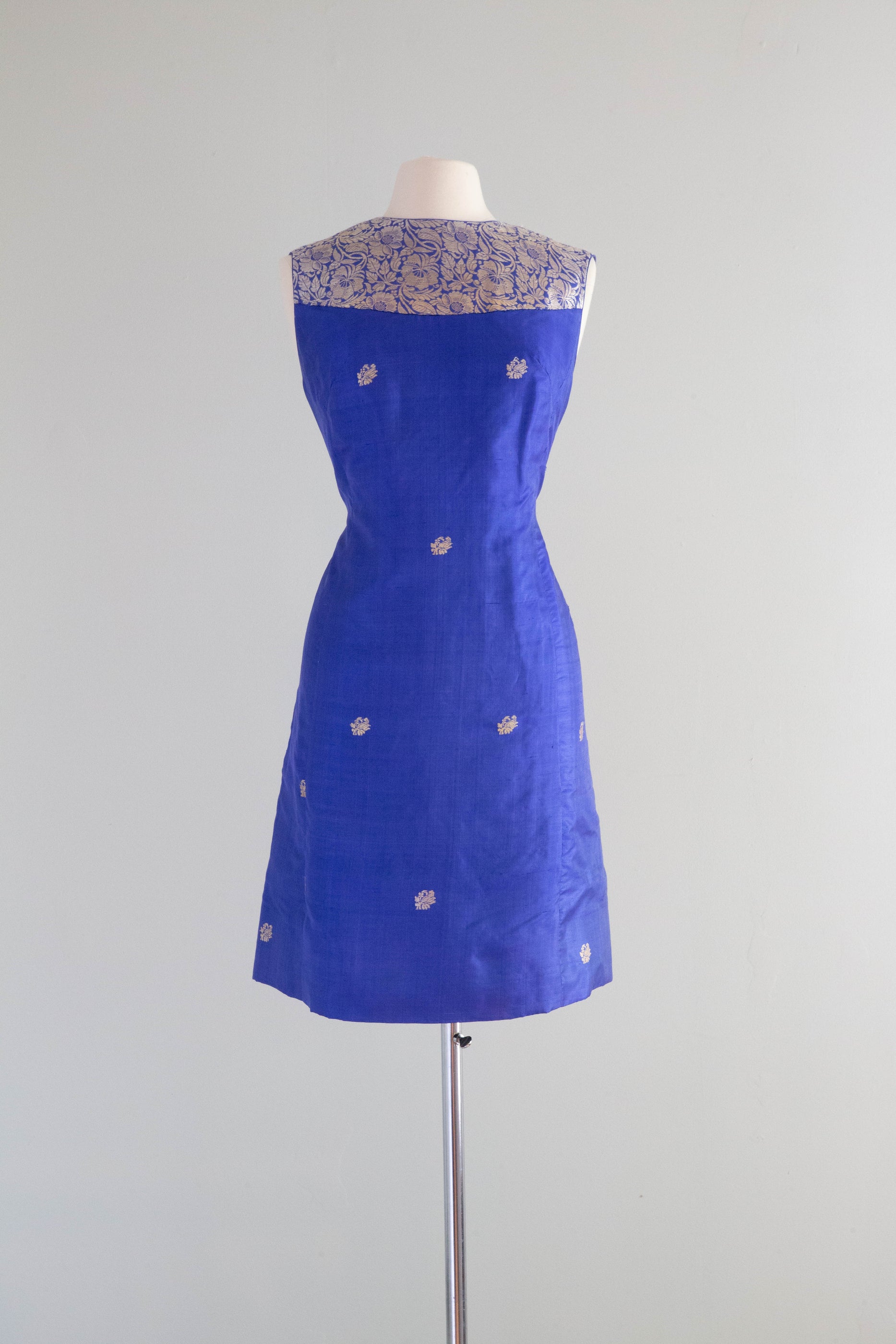 Timeless 1960's Royal Blue Sari Silk Shift Dress / Large – Xtabay Vintage
