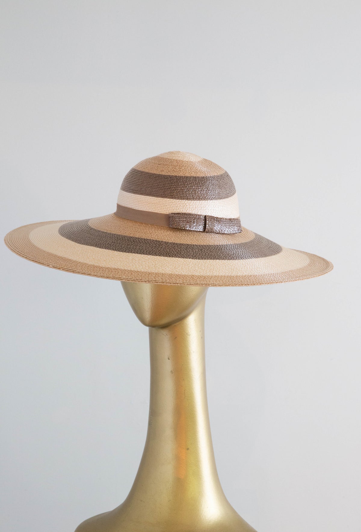 Glamorous Vintage Striped Straw Cartwheel Hat by Sakowitz – Xtabay Vintage