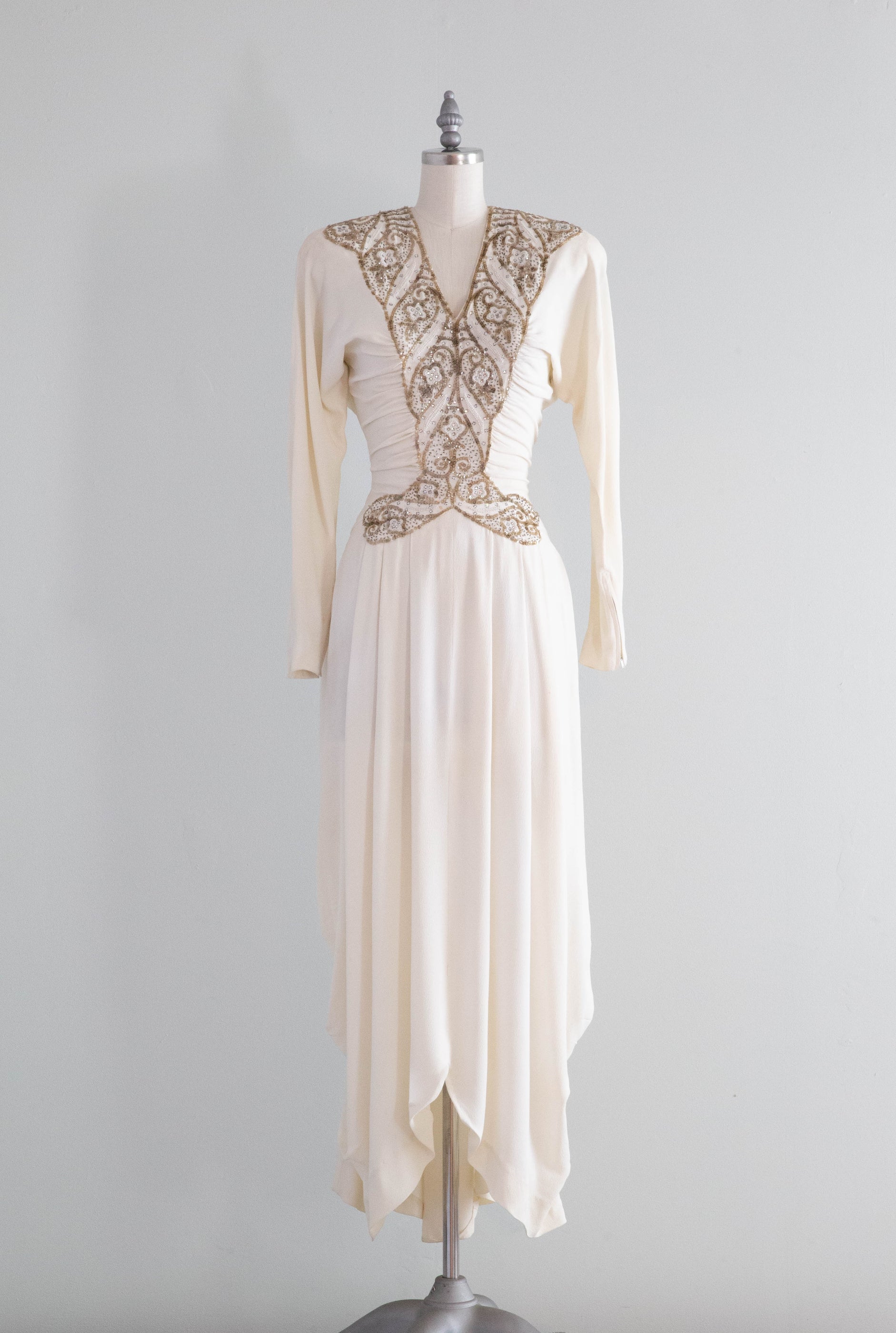 Stunning 1940's Ivory Moss Crepe Beaded Hollywood Glamour Evening Gown ...