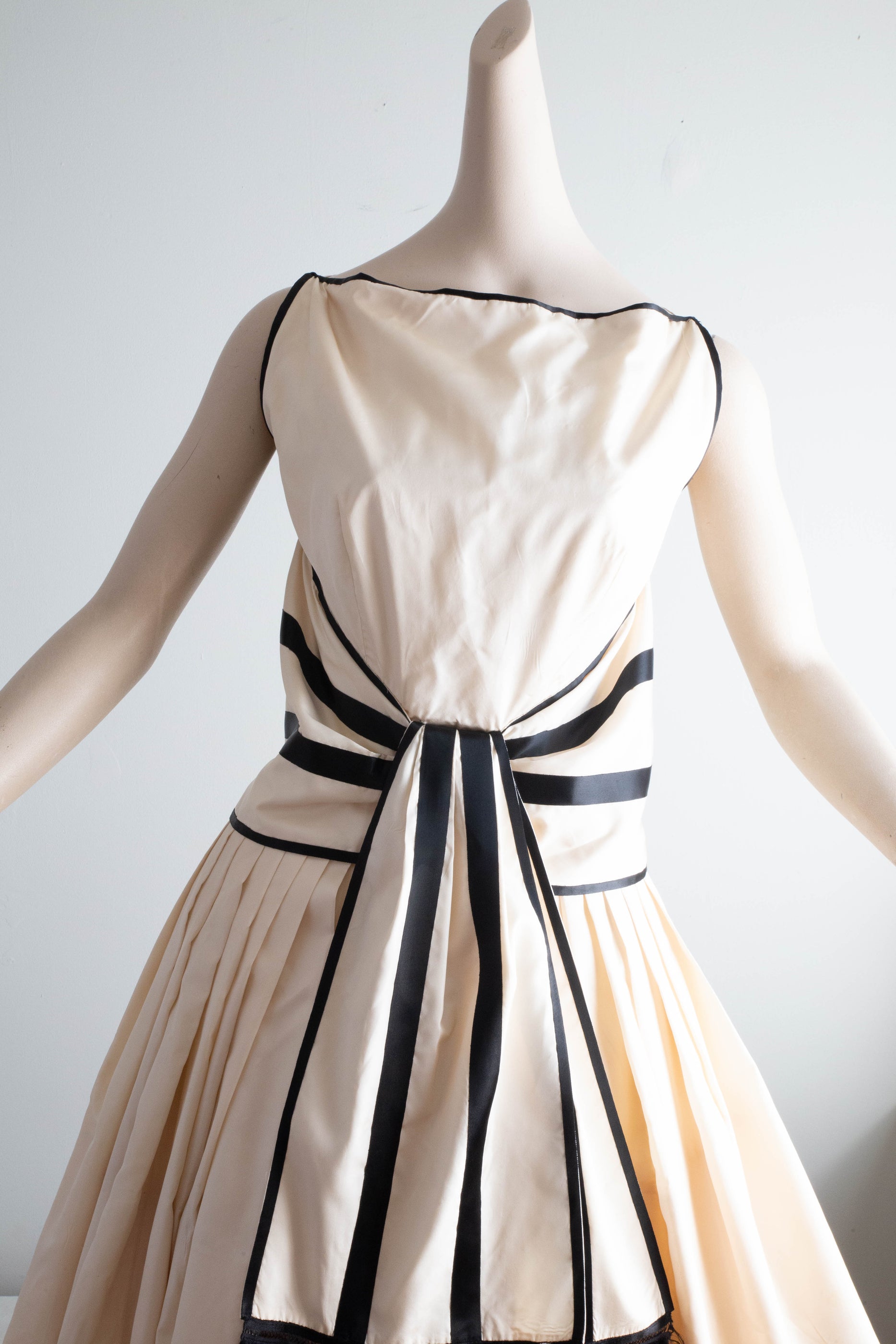 Ultra Chic Late 1950's Paul Whitney Black & White Demi Couture Party D ...