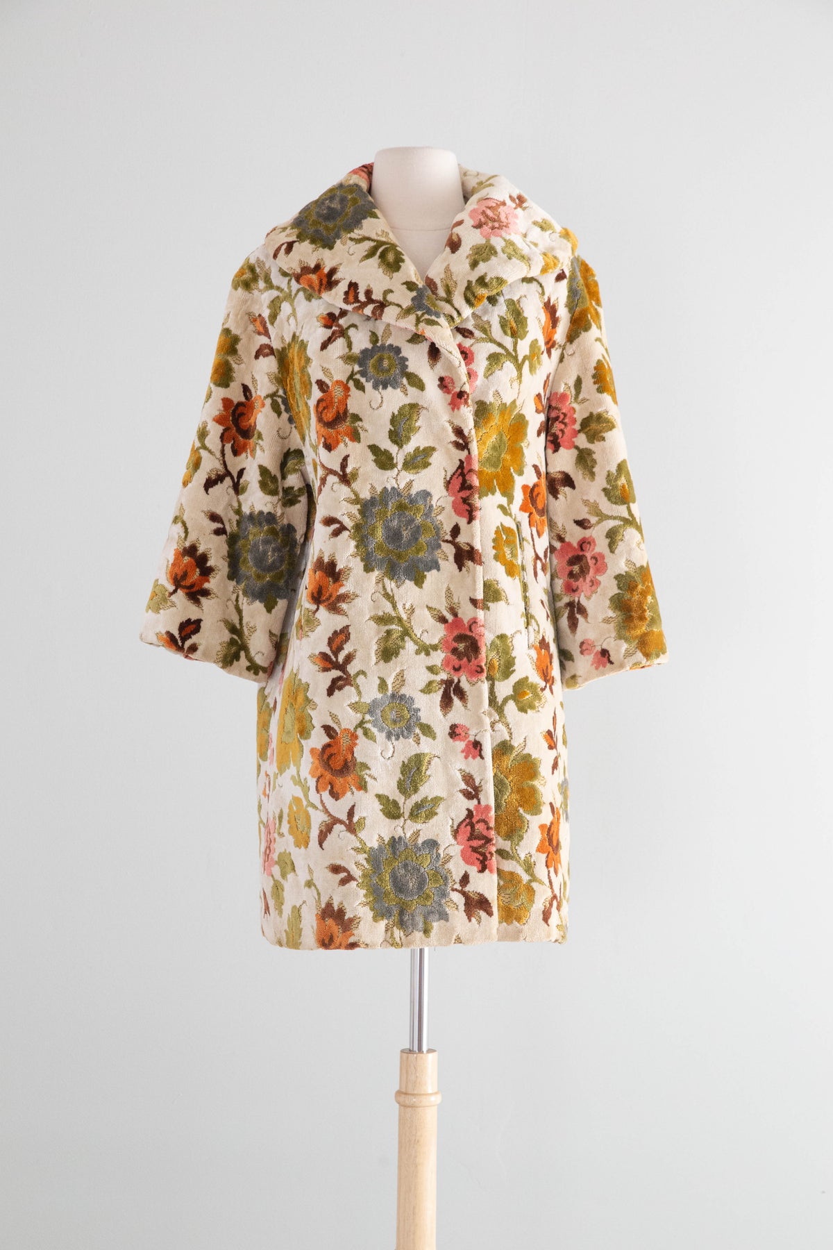 Iconic 1960's Autumn Floral Tapestry Swing Style Statement Coat / Medi ...