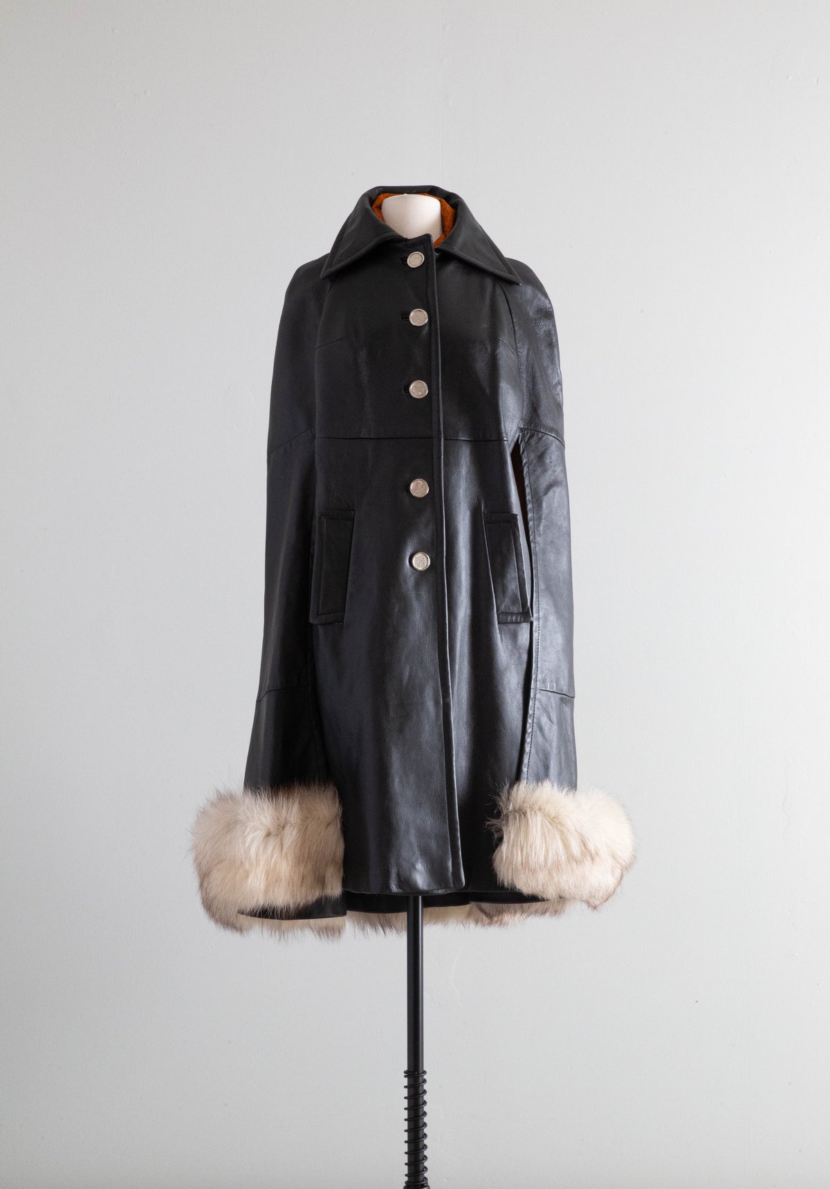 Epic 1970's Black Leather Cape With Fur Trim / Medium – Xtabay Vintage