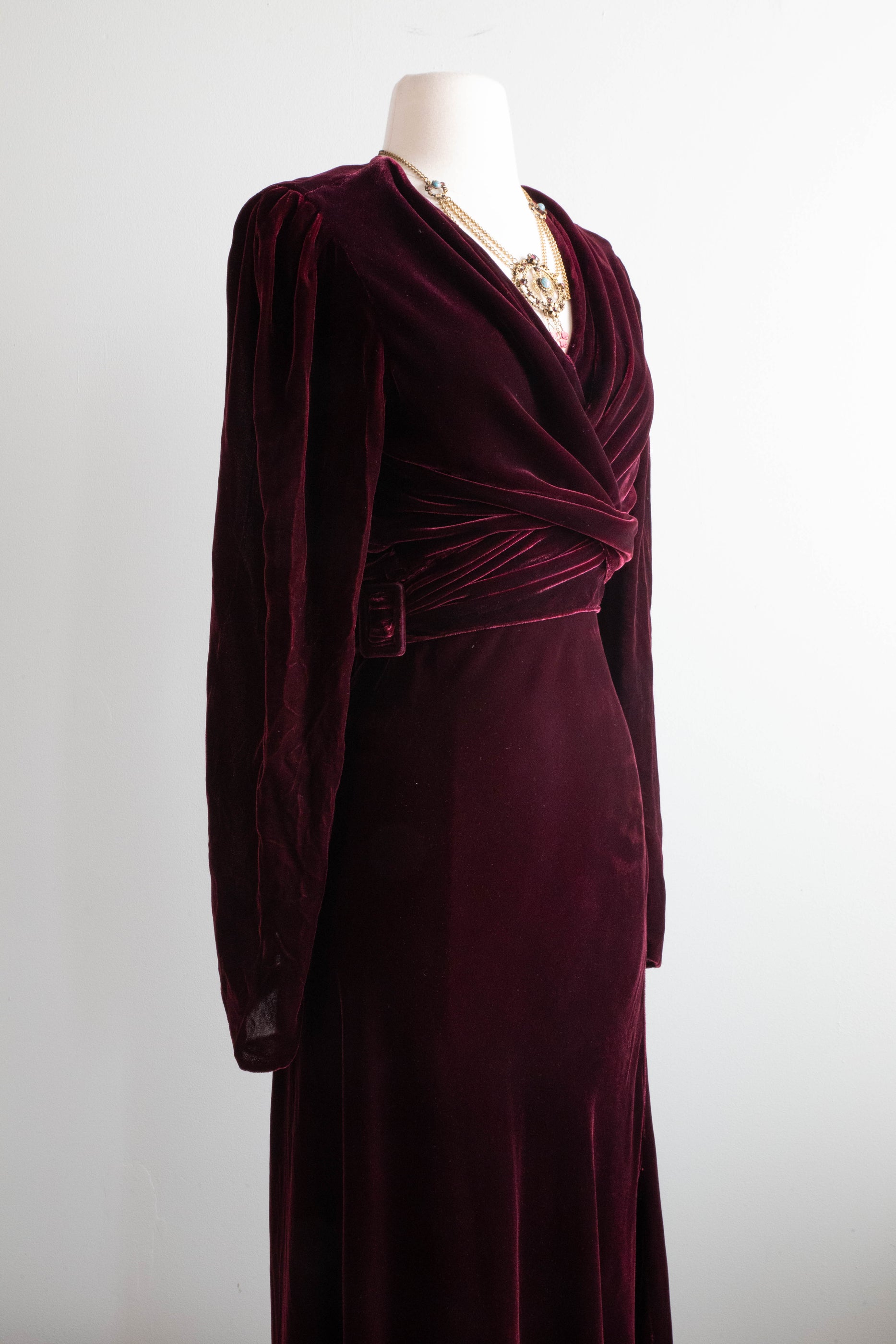 Stunning 1930's Red Wine Silk Velvet Evening Gown & Jacket / ML – Xtabay Vintage