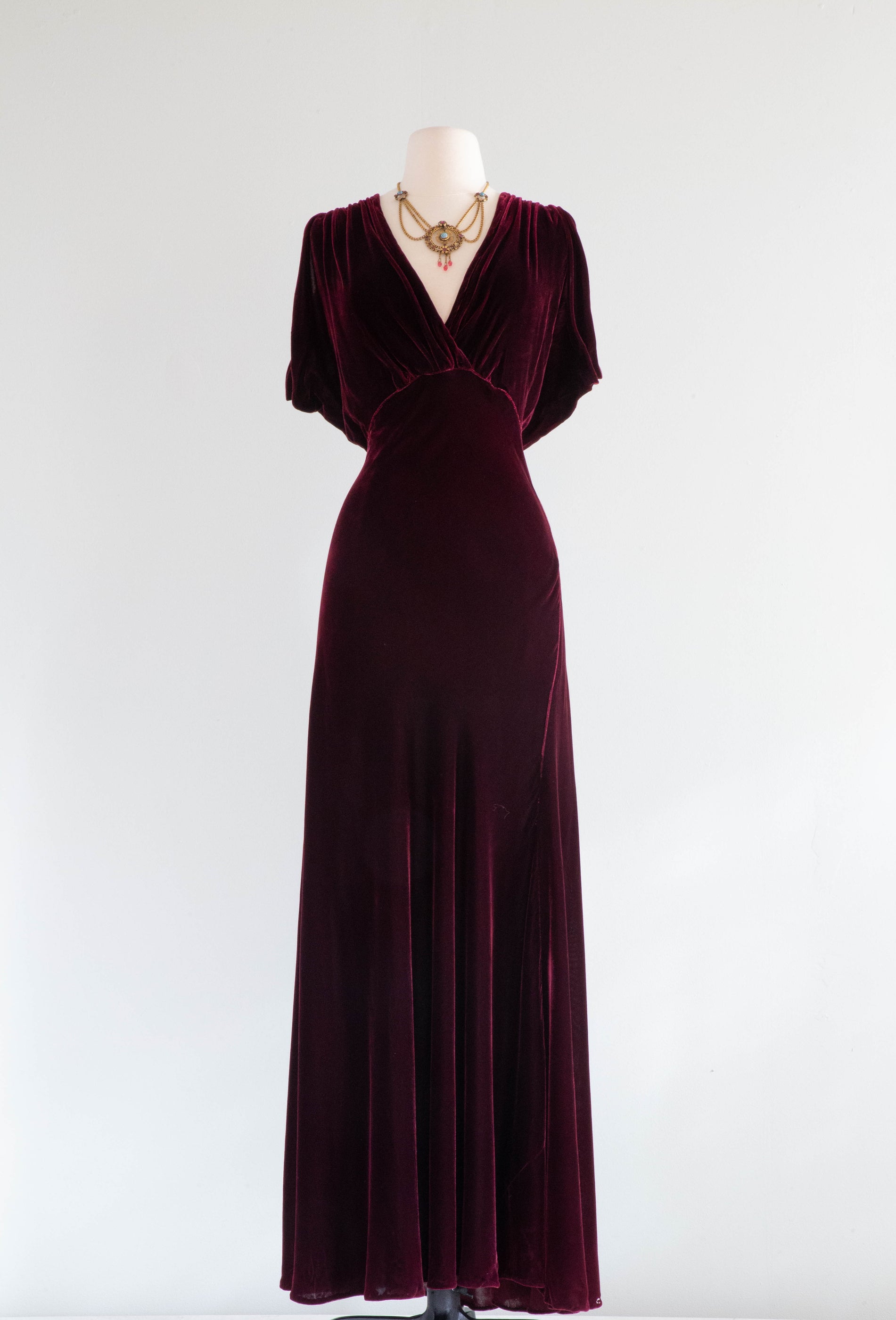 Stunning 1930's Red Wine Silk Velvet Evening Gown & Jacket / ML – Xtabay Vintage