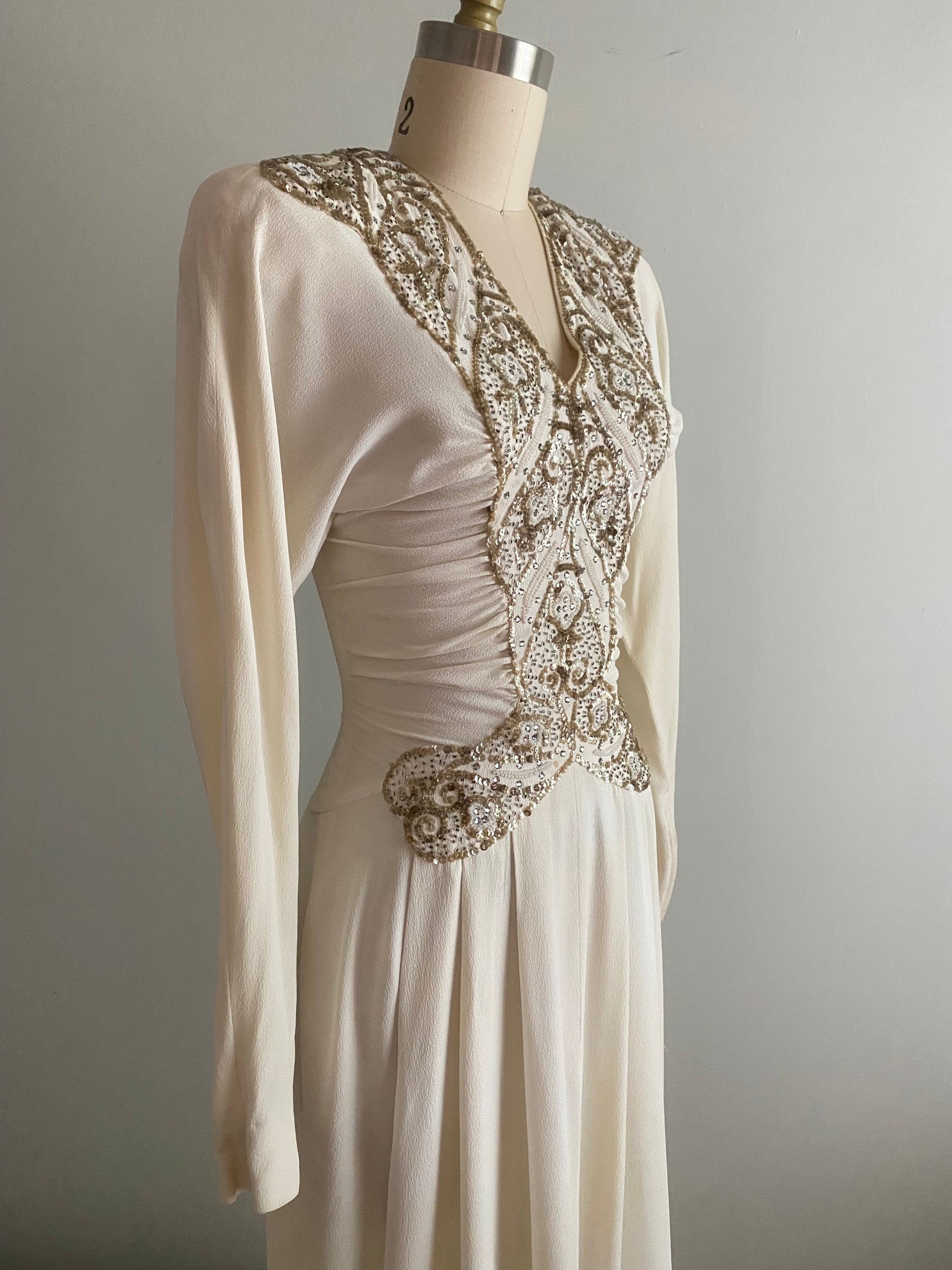 Stunning 1940's Ivory Moss Crepe Beaded Hollywood Glamour Evening Gown ...