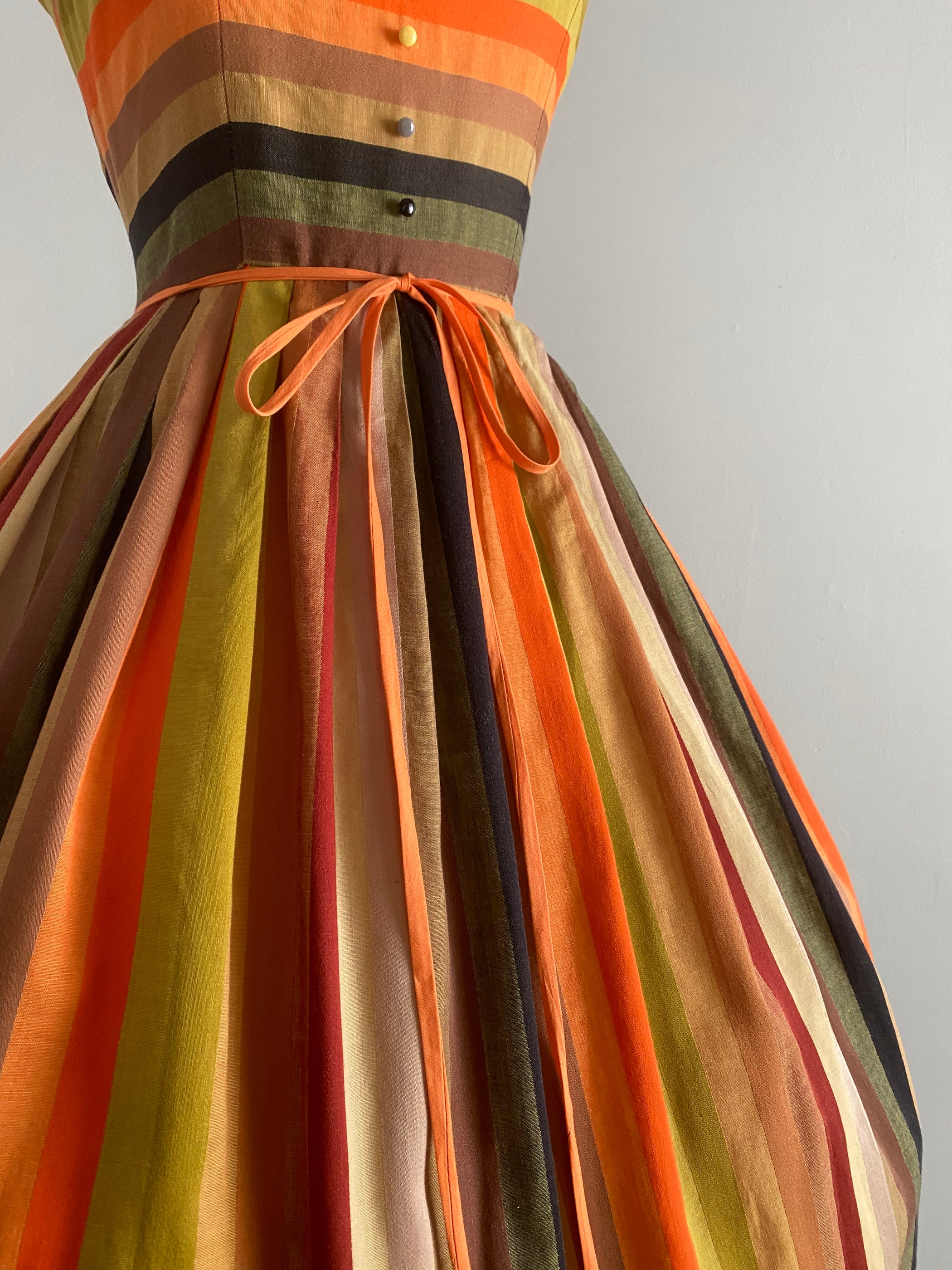 Glorious 1950's Autumn Rainbow Cotton Dress / Medium – Xtabay Vintage