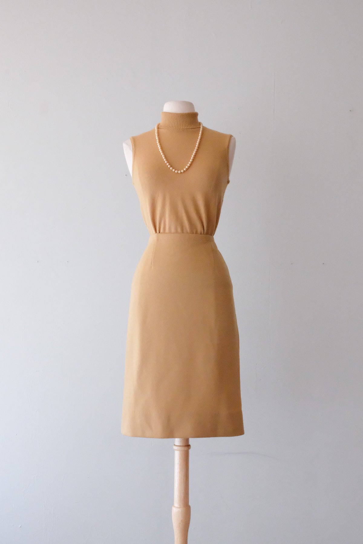 Chic 1960's Camel Two-Piece Knit Set / Sz M – Xtabay Vintage