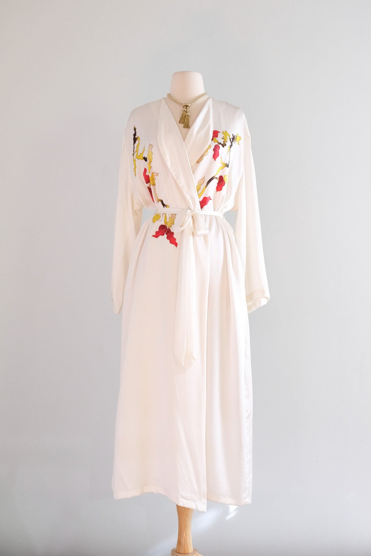 Vintage 1990's Texere Ivory Silk Robe with Hand Painted Bird Motif / M ...