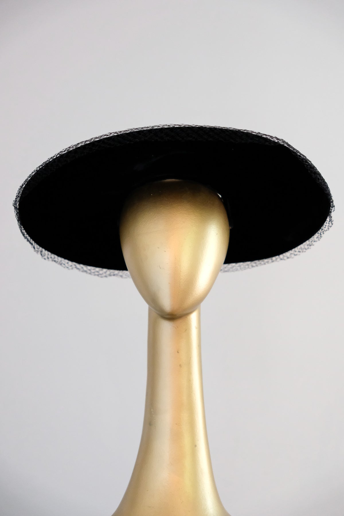 Elegant 1950's Velvet Noir Wide Brim Hat / OS – Xtabay Vintage