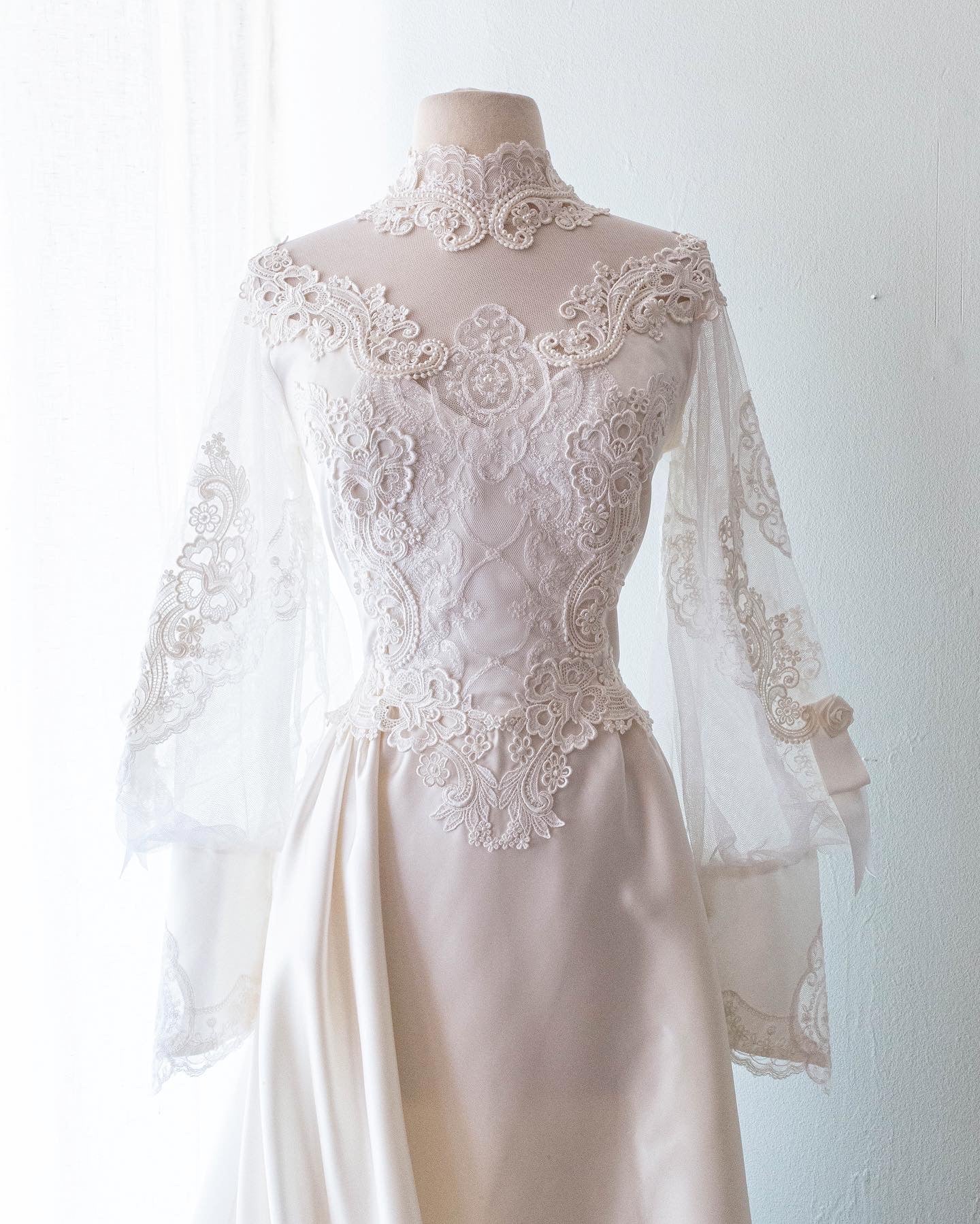 The Dreamiest Vintage Wedding Gown By Alfred Angelo / SM – Xtabay Vintage