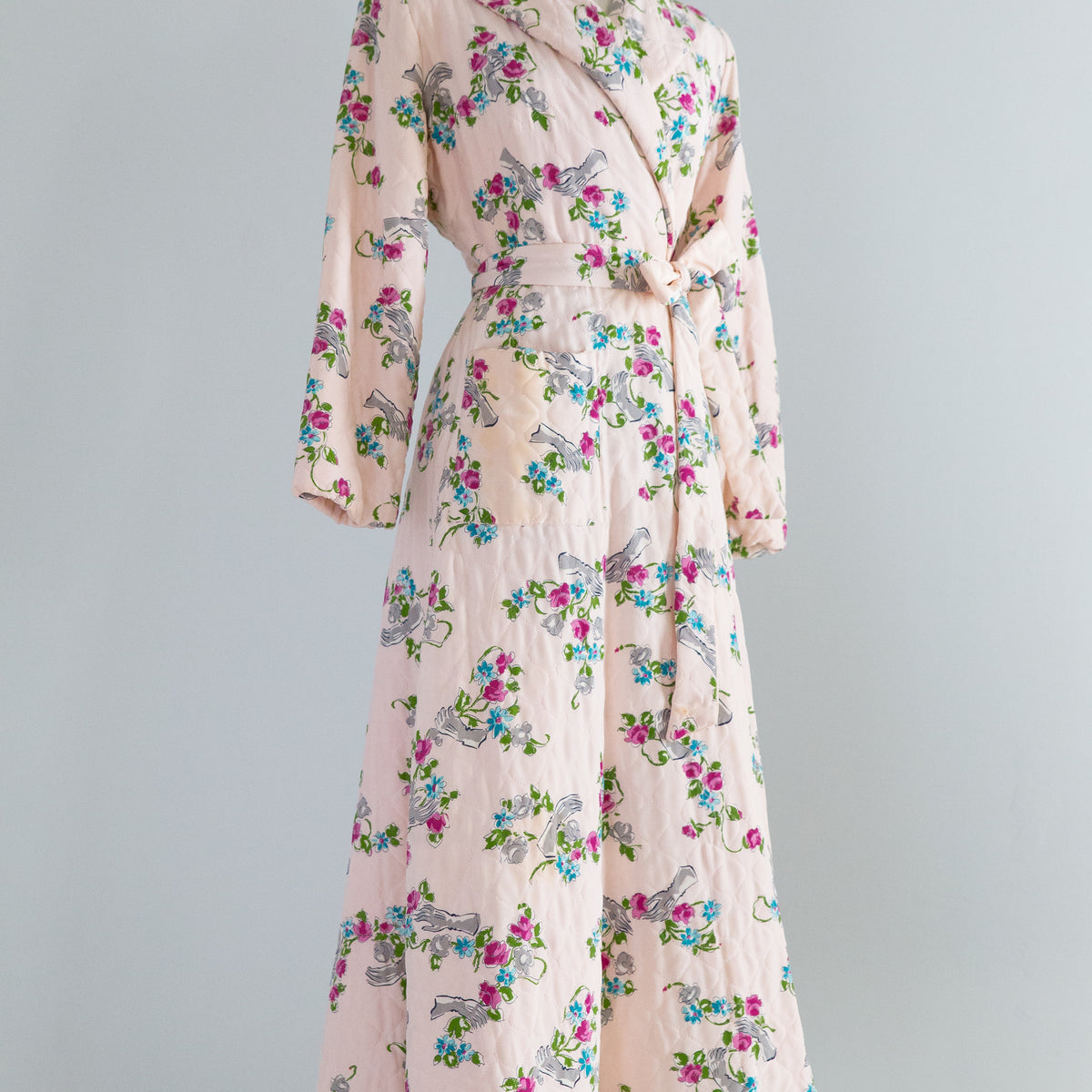 1940's Textron Glamour Robe With Gloved Hands Novelty Print / Medium ...