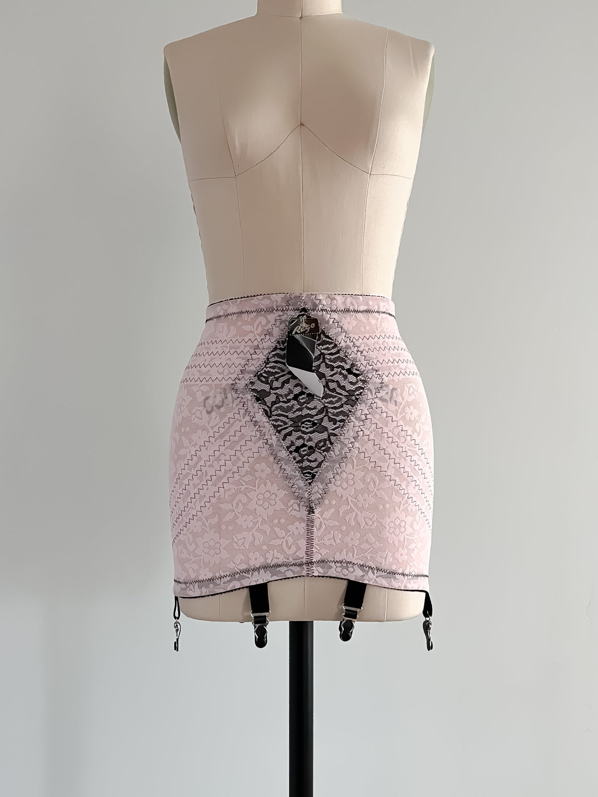 Sweet NOS Rago Pink and Black Girdle Shapewear / Sz S – Xtabay Vintage