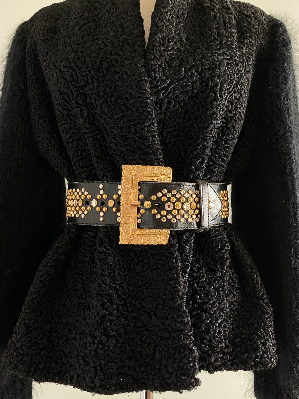 Vintage 1980's Black & Gold Leather Statement Belt / SM – Xtabay Vintage